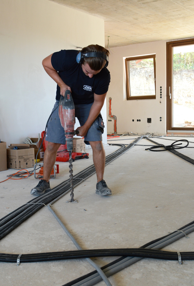 AMS Berufslexikon - Platten- und FliesenlegerIn